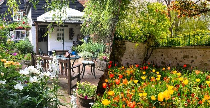 Cottage Garden: The Ultimate Guide - Gardeners' Magazine